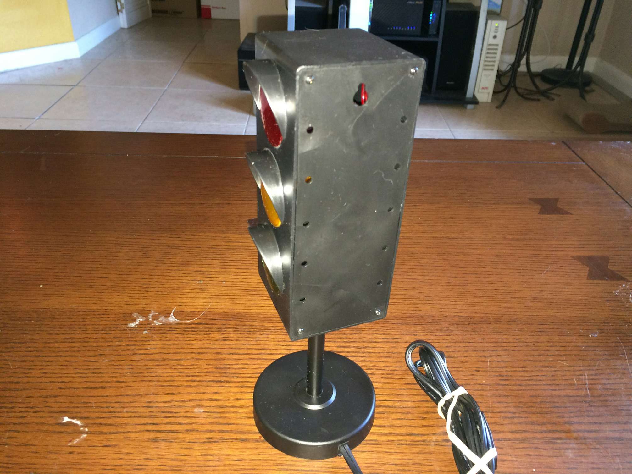 Raspberry Pi Traffic Light - Xodus Tech