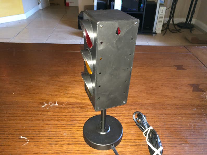 Raspberry Pi Traffic Light - Xodus Tech